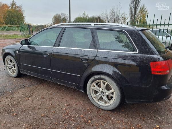 Audi A4 2006 RadviliÅ”kis vietnÄ Audi A4 2006 RadviliÅ”kis, ar dzinÄja tilpumu 2.00 L un nobraukumu 235 tÅ«kst. km par 1350 ā¬, foto 6 vietnÄ AUTOMOTO.COM.LV
