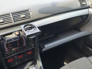 Audi A4 2007 in Vilnius, with an engine capacity of 2.00 L and mileage of 372 thousand km for 2250 €, photo 20 on AUTOMOTO.COM.LV