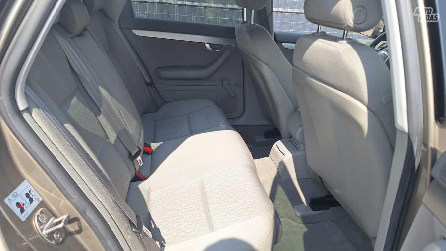 Audi A4 2007 in Marijampole, with an engine capacity of 2.00 L and mileage of 228 thousand km for 2750 €, photo 31 on AUTOMOTO.COM.LV