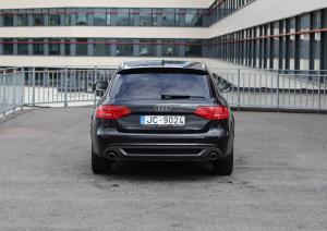 Audi A4 2009 in Riga, with an engine capacity of 3.00 L and mileage of 365 thousand km for 4980 €, photo 6 on AUTOMOTO.COM.LV