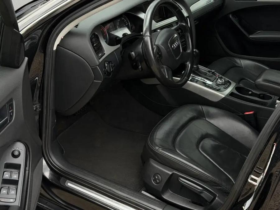 Audi A4 2009 in Riga, with an engine capacity of 3.00 L and mileage of 365 thousand km for 4980 €, photo 8 on AUTOMOTO.COM.LV