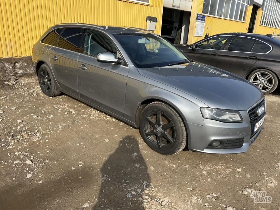 Audi A4 2010 in Utena, with an engine capacity of 3.00 L and mileage of 435 thousand km for 8000 €, photo 5 on AUTOMOTO.COM.LV