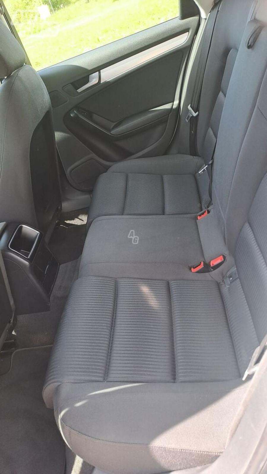 Audi A4 2011 in Vilnius, with an engine capacity of 2.00 L and mileage of 389 thousand km for 4350 €, photo 16 on AUTOMOTO.COM.LV