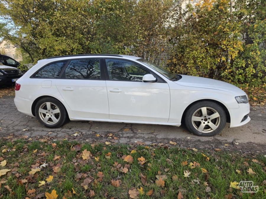 Audi A4 2011 in Vilnius, with an engine capacity of 2.00 L and mileage of 354 thousand km for 3999 €, photo 8 on AUTOMOTO.COM.LV