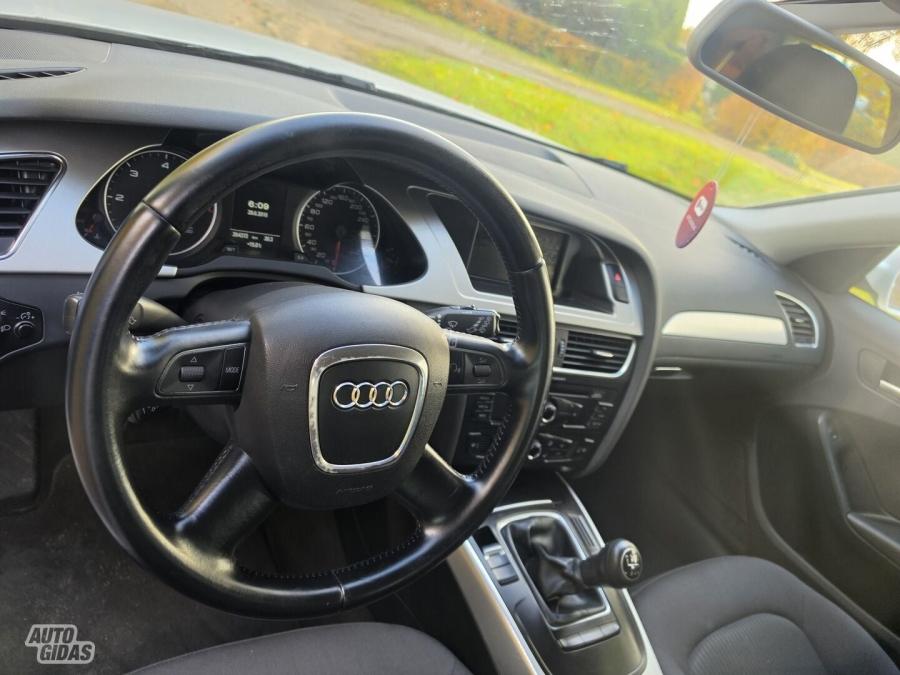 Audi A4 2011 in Vilnius, with an engine capacity of 2.00 L and mileage of 354 thousand km for 3999 €, photo 13 on AUTOMOTO.COM.LV