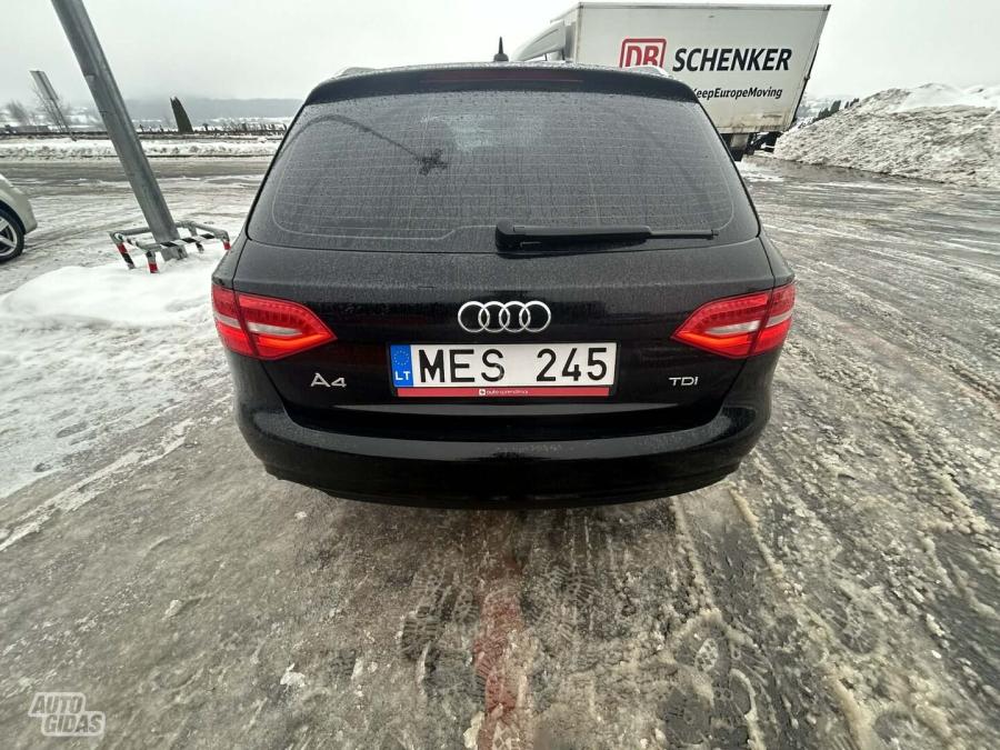 Audi A4 2012 in Vilnius, with an engine capacity of 2.00 L and mileage of 320 thousand km for 5500 €, photo 4 on AUTOMOTO.COM.LV