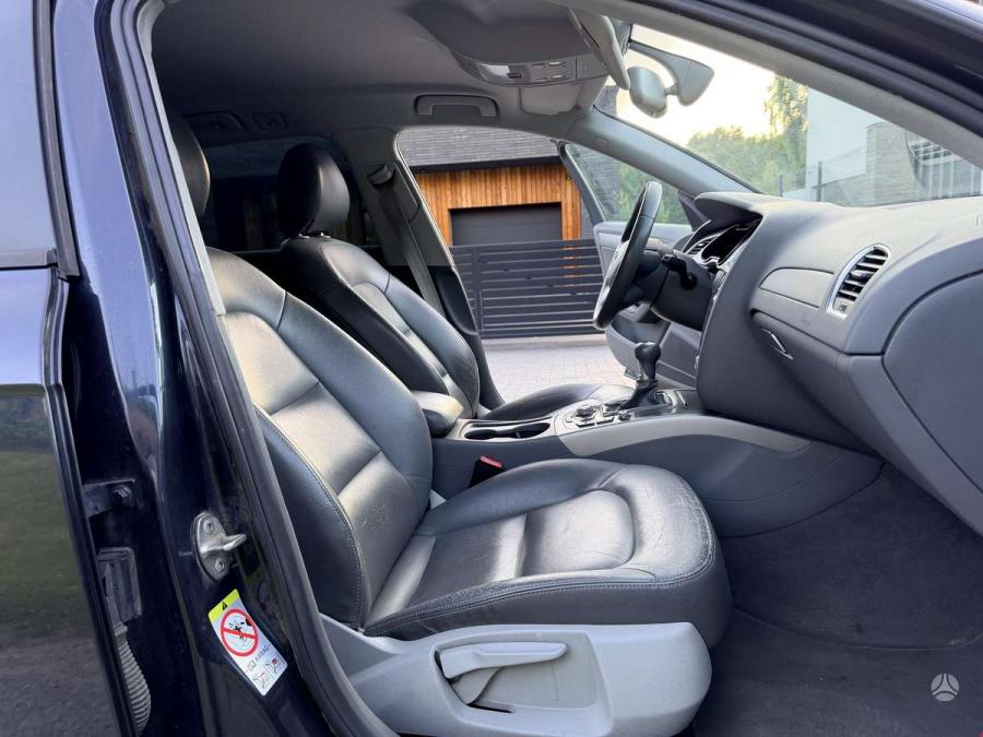Audi A4 2012 in Vilnius, with an engine capacity of 2.00 L and mileage of 350 thousand km for 5600 €, photo 13 on AUTOMOTO.COM.LV