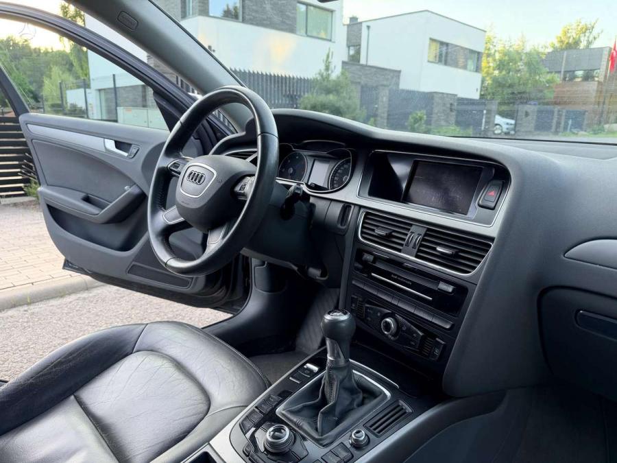 Audi A4 2012 in Vilnius, with an engine capacity of 2.00 L and mileage of 350 thousand km for 5600 €, photo 14 on AUTOMOTO.COM.LV