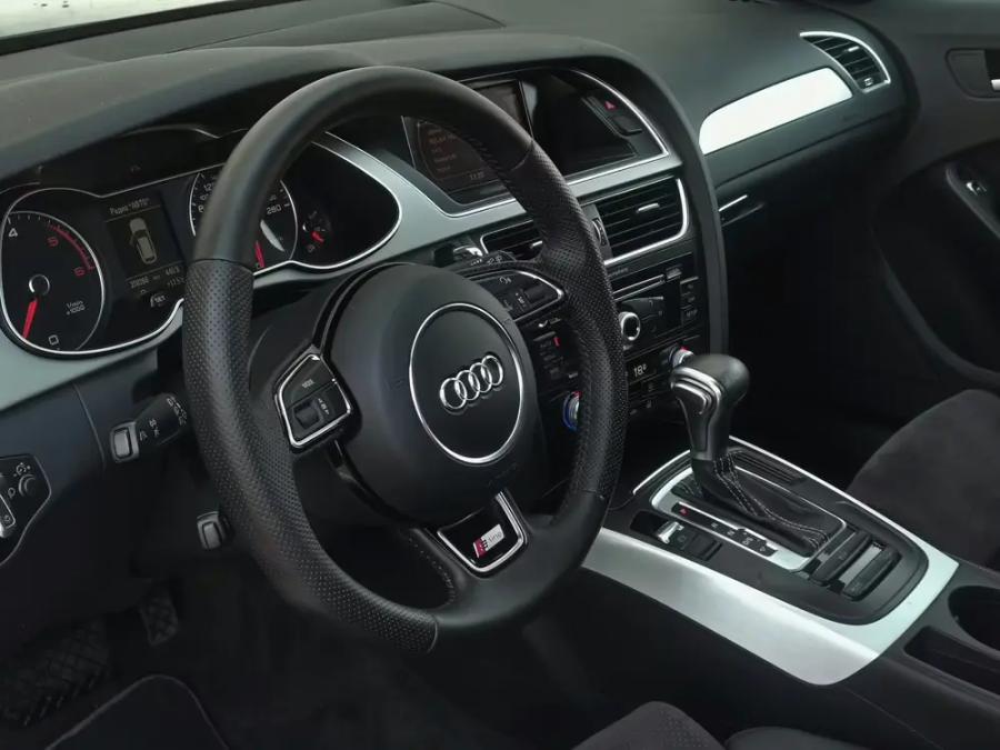 Audi A4 2013 in Riga, with an engine capacity of 2.00 L and mileage of 208 thousand km for 10590 €, photo 20 on AUTOMOTO.COM.LV