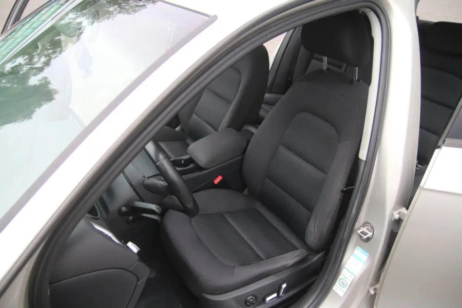 Audi A4 2014 in Riga, with an engine capacity of 2.00 L and mileage of 305 thousand km for 6490 €, photo 10 on AUTOMOTO.COM.LV