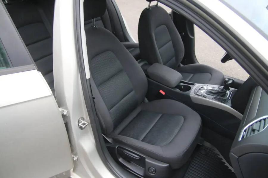 Audi A4 2014 in Riga, with an engine capacity of 2.00 L and mileage of 305 thousand km for 6490 €, photo 14 on AUTOMOTO.COM.LV