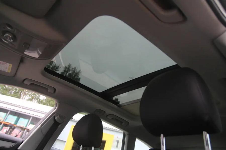 Audi A4 2014 in Riga, with an engine capacity of 2.00 L and mileage of 305 thousand km for 6490 €, photo 17 on AUTOMOTO.COM.LV