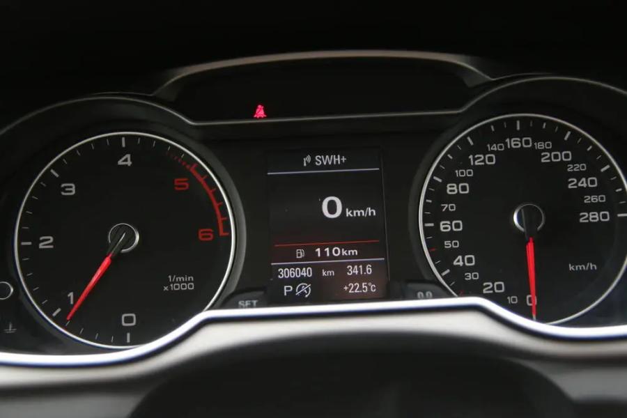 Audi A4 2014 in Riga, with an engine capacity of 2.00 L and mileage of 305 thousand km for 6490 €, photo 18 on AUTOMOTO.COM.LV