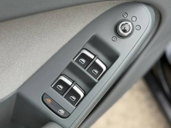 Audi A4 2015 in Riga, with an engine capacity of 2.00 L and mileage of 219 thousand km for 7150 €, photo 5 on AUTOMOTO.COM.LV