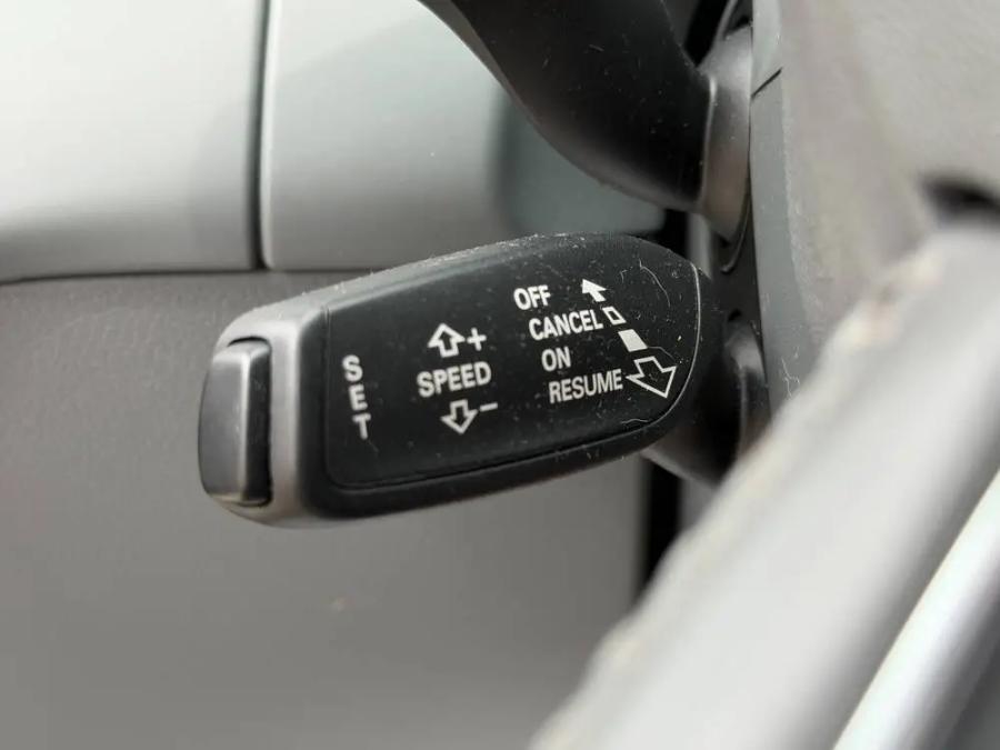 Audi A4 2015 in Riga, with an engine capacity of 2.00 L and mileage of 219 thousand km for 7150 €, photo 7 on AUTOMOTO.COM.LV
