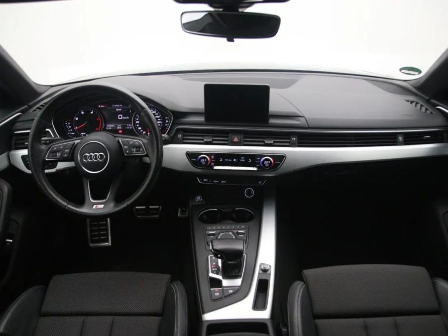 Audi A4 2016 in Vilnius, with an engine capacity of 2.00 L and mileage of 276 thousand km for 12199 €, photo 2 on AUTOMOTO.COM.LV