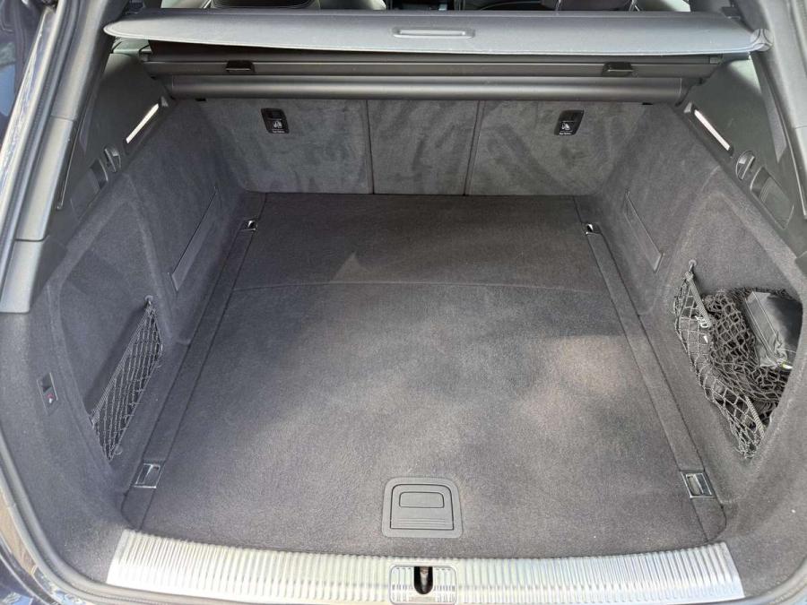 Audi A4 2016 in Kaunas, with an engine capacity of 2.00 L and mileage of 203 thousand km for 14222 €, photo 19 on AUTOMOTO.COM.LV