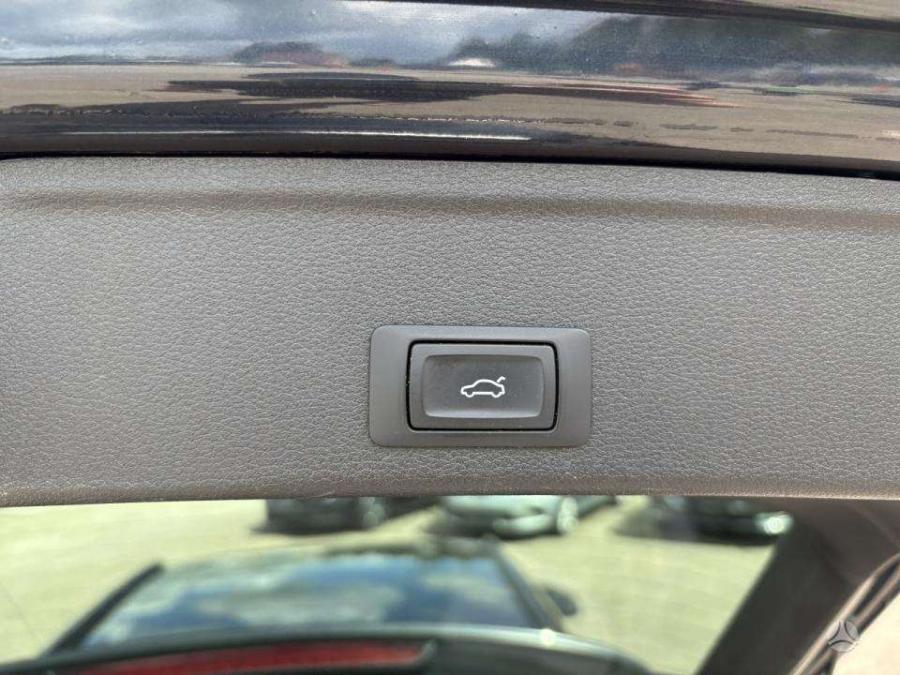 Audi A4 2016 in Radviliskis, with an engine capacity of 1.97 L and mileage of 276 thousand km for 12350 €, photo 13 on AUTOMOTO.COM.LV