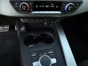 Audi A4 2017 in Riga, with an engine capacity of 2.00 L and mileage of 136 thousand km for 16900 €, photo 14 on AUTOMOTO.COM.LV