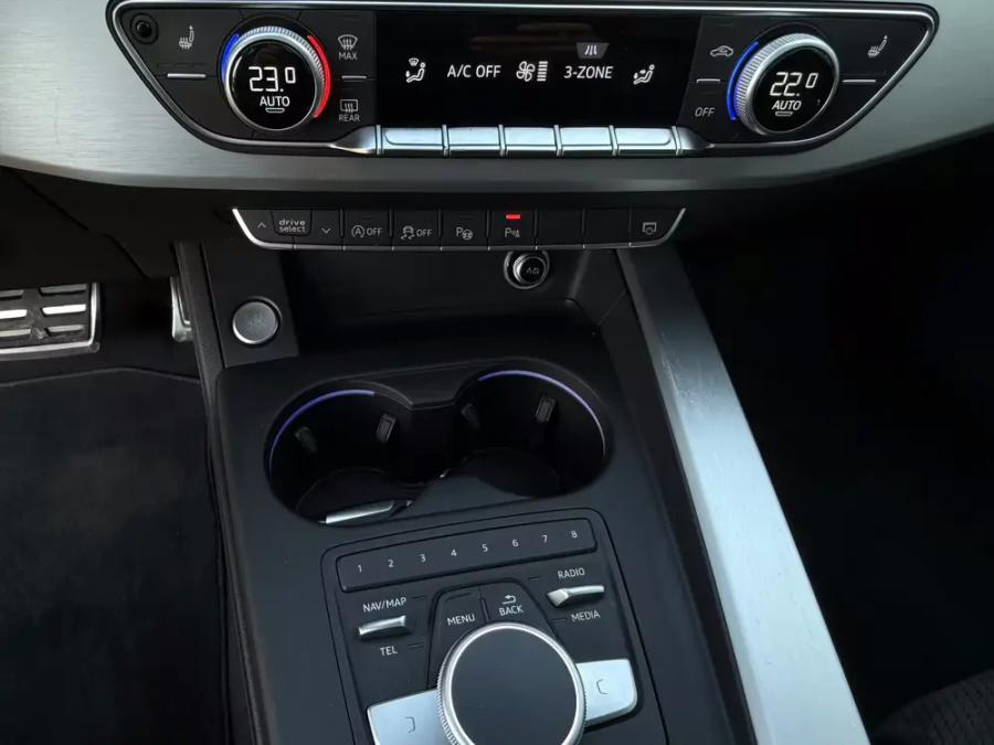 Audi A4 2017 in Riga, with an engine capacity of 2.00 L and mileage of 136 thousand km for 16900 €, photo 14 on AUTOMOTO.COM.LV