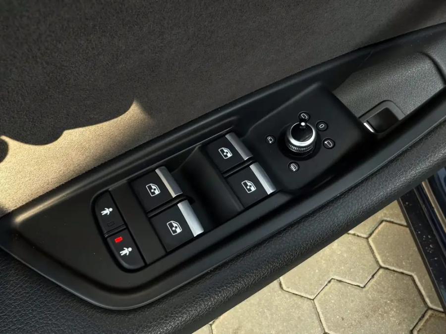 Audi A4 2017 in Riga, with an engine capacity of 2.00 L and mileage of 136 thousand km for 16900 €, photo 18 on AUTOMOTO.COM.LV