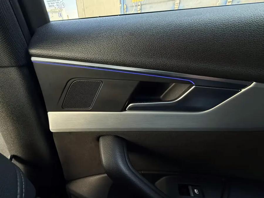 Audi A4 2017 in Riga, with an engine capacity of 2.00 L and mileage of 136 thousand km for 16900 €, photo 19 on AUTOMOTO.COM.LV