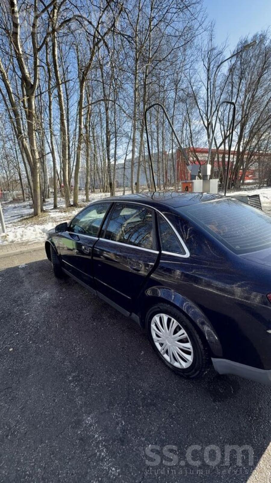 Violet Audi A4 2001 in Riga, with an engine capacity of 2.00 L and mileage of 337 thousand km for 1700 €, photo 4 on AUTOMOTO.COM.LV
