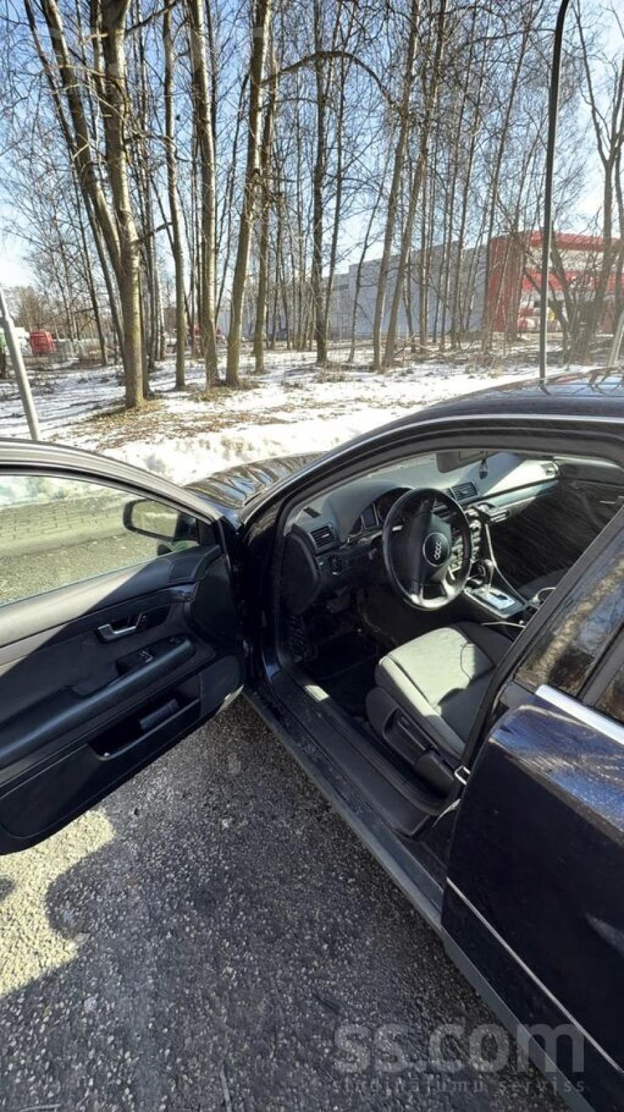 Violet Audi A4 2001 in Riga, with an engine capacity of 2.00 L and mileage of 337 thousand km for 1700 €, photo 9 on AUTOMOTO.COM.LV