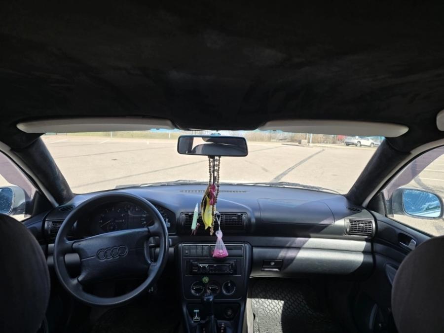 Balts Audi A4 1995 Rīga, ar dzinēja tilpumu 1.60 L un nobraukumu 248 tūkst. km par 1850 €, foto 3 vietnē AUTOMOTO.COM.LV