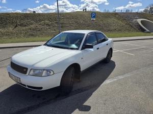 Balts Audi A4 1995 Rīga, ar dzinēja tilpumu 1.60 L un nobraukumu 248 tūkst. km par 1850 €, foto 6 vietnē AUTOMOTO.COM.LV