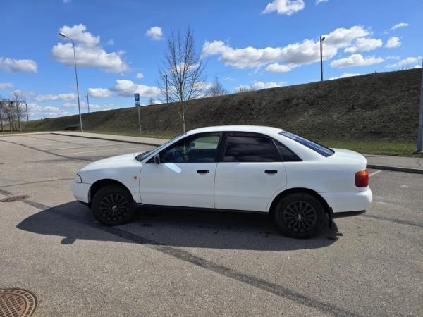 White Audi A4 1995 in Riga, with an engine capacity of 1.60 L and mileage of 248 thousand km for 1850 €, photo 8 on AUTOMOTO.COM.LV