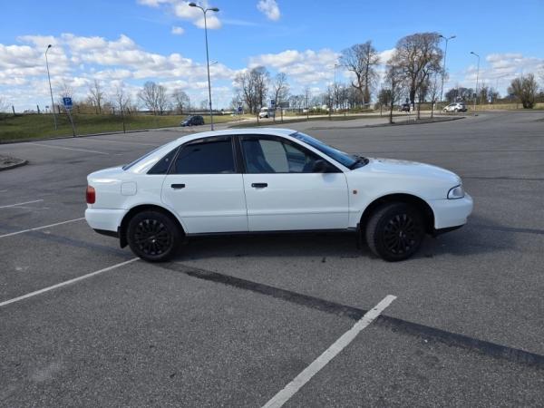 White Audi A4 1995 in Riga, with an engine capacity of 1.60 L and mileage of 248 thousand km for 1850 €, photo 9 on AUTOMOTO.COM.LV