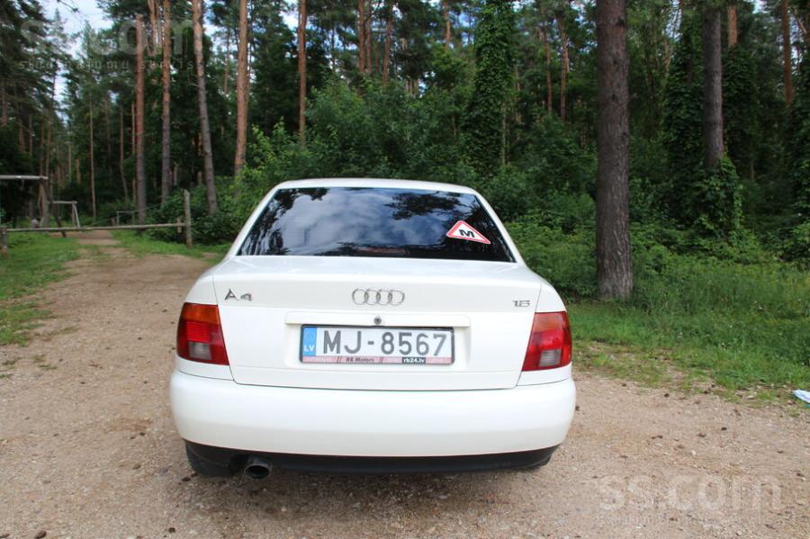 Balts Audi A4 1995 Rīga, ar dzinēja tilpumu 2.00 L un nobraukumu 377 tūkst. km par 1300 €, foto 5 vietnē AUTOMOTO.COM.LV
