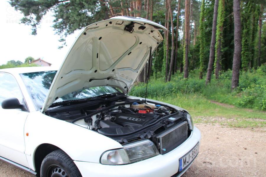 Balts Audi A4 1995 Rīga, ar dzinēja tilpumu 2.00 L un nobraukumu 377 tūkst. km par 1300 €, foto 7 vietnē AUTOMOTO.COM.LV