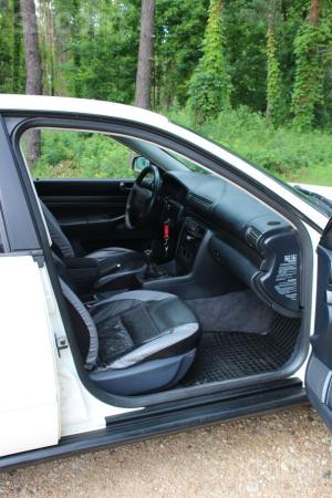 Balts Audi A4 1995 Rīga, ar dzinēja tilpumu 2.00 L un nobraukumu 377 tūkst. km par 1300 €, foto 12 vietnē AUTOMOTO.COM.LV