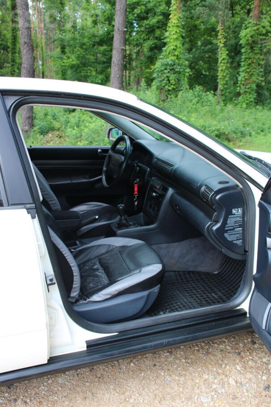 Balts Audi A4 1995 Rīga, ar dzinēja tilpumu 2.00 L un nobraukumu 377 tūkst. km par 1300 €, foto 12 vietnē AUTOMOTO.COM.LV