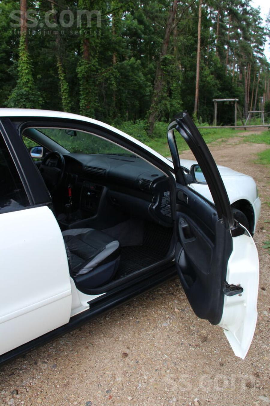 Balts Audi A4 1995 Rīga, ar dzinēja tilpumu 2.00 L un nobraukumu 377 tūkst. km par 1300 €, foto 13 vietnē AUTOMOTO.COM.LV