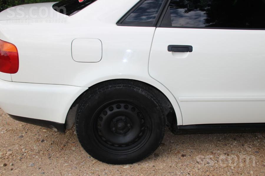 Balts Audi A4 1995 Rīga, ar dzinēja tilpumu 2.00 L un nobraukumu 377 tūkst. km par 1300 €, foto 16 vietnē AUTOMOTO.COM.LV