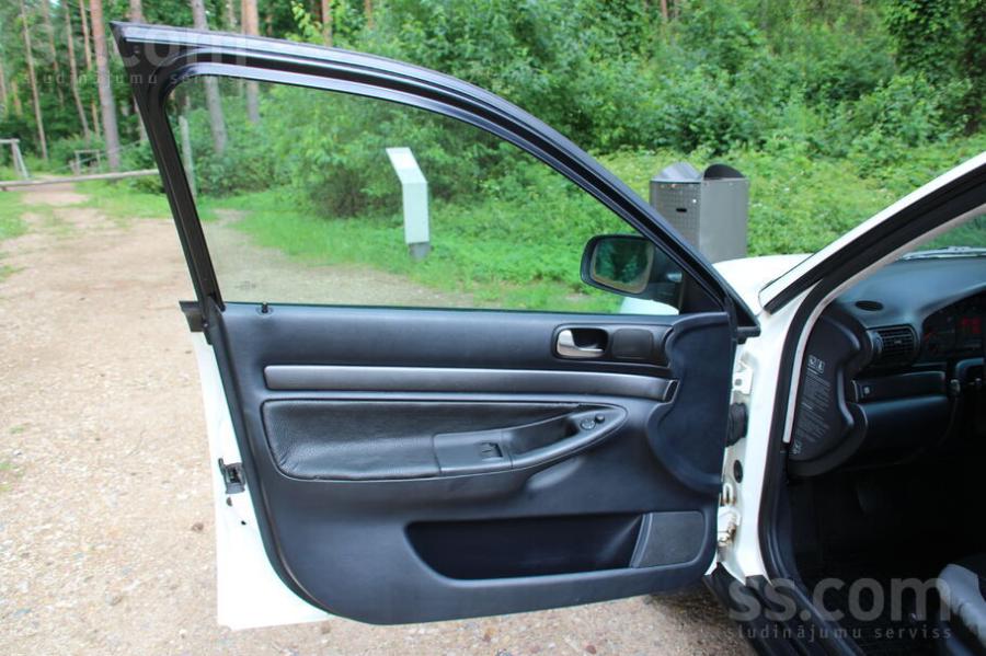 Balts Audi A4 1995 Rīga, ar dzinēja tilpumu 2.00 L un nobraukumu 377 tūkst. km par 1300 €, foto 21 vietnē AUTOMOTO.COM.LV