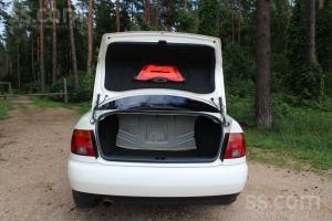 Balts Audi A4 1995 Rīga, ar dzinēja tilpumu 2.00 L un nobraukumu 377 tūkst. km par 1300 €, foto 23 vietnē AUTOMOTO.COM.LV