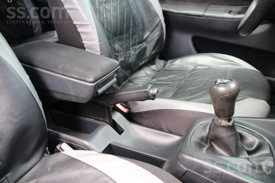 Balts Audi A4 1995 Rīga, ar dzinēja tilpumu 2.00 L un nobraukumu 377 tūkst. km par 1300 €, foto 25 vietnē AUTOMOTO.COM.LV