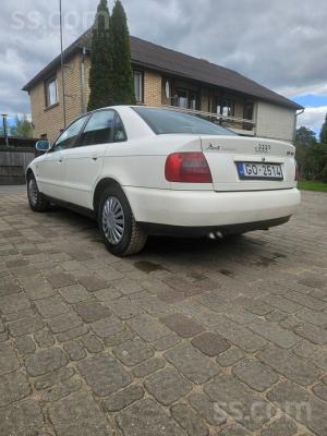 Balts Audi A4 1996 Rīga, ar dzinēja tilpumu 1.90 L un nobraukumu 353 tūkst. km par 7000 €, foto 2 vietnē AUTOMOTO.COM.LV