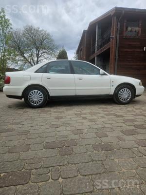 Balts Audi A4 1996 Rīga, ar dzinēja tilpumu 1.90 L un nobraukumu 353 tūkst. km par 7000 €, foto 6 vietnē AUTOMOTO.COM.LV