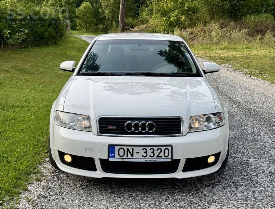 White Audi A4 2002 in Riga, with an engine capacity of 3.00 L and mileage of 282 thousand km for 3490 €, photo 4 on AUTOMOTO.COM.LV