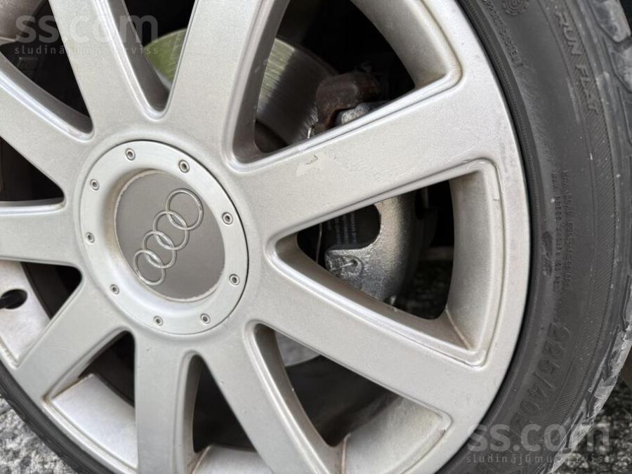 White Audi A4 2002 in Riga, with an engine capacity of 3.00 L and mileage of 282 thousand km for 3490 €, photo 10 on AUTOMOTO.COM.LV
