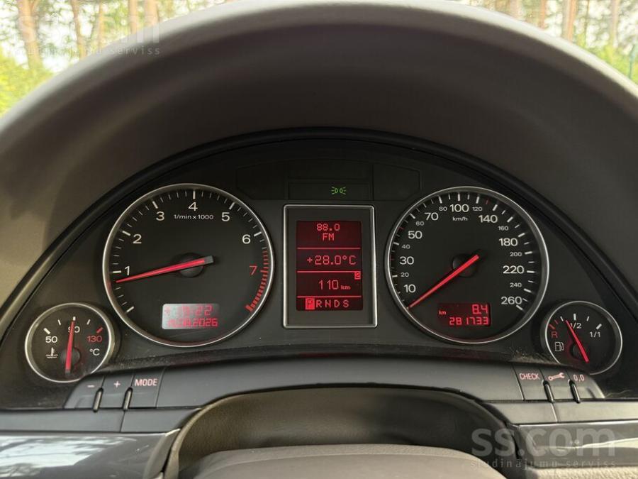 White Audi A4 2002 in Riga, with an engine capacity of 3.00 L and mileage of 282 thousand km for 3490 €, photo 17 on AUTOMOTO.COM.LV