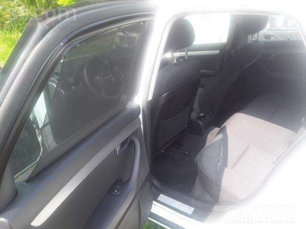 White Audi A4 2006 in Cesis, with an engine capacity of 2.70 L and mileage of 288 thousand km for 2550 €, photo 8 on AUTOMOTO.COM.LV