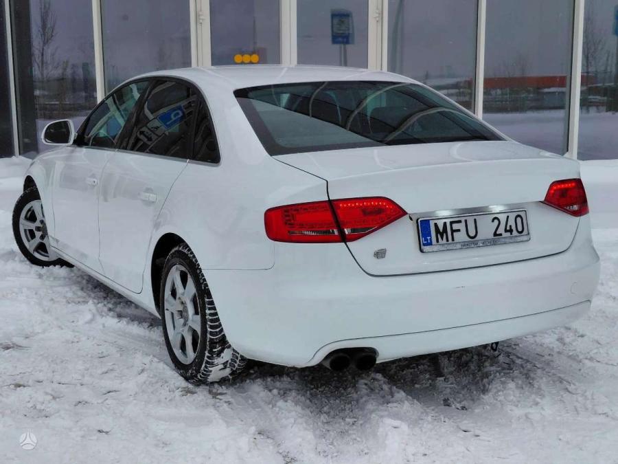 Balts Audi A4 2008 Viļņa, ar dzinēja tilpumu 1.97 L un nobraukumu 296 tūkst. km par 3900 €, foto 4 vietnē AUTOMOTO.COM.LV