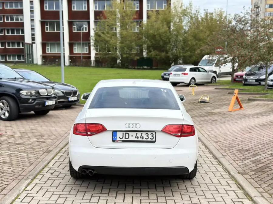 White Audi A4 2008 in Riga, with an engine capacity of 2.00 L and mileage of 282 thousand km for 5290 €, photo 5 on AUTOMOTO.COM.LV