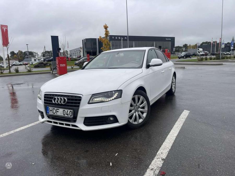 White Audi A4 2009 in Vilnius, with an engine capacity of 2.00 L and mileage of 250 thousand km for 3700 €, photo 1 on AUTOMOTO.COM.LV